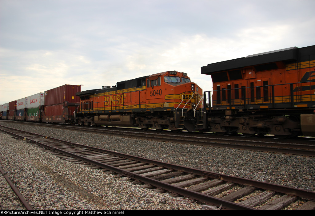 BNSF 5040 - DPU #1